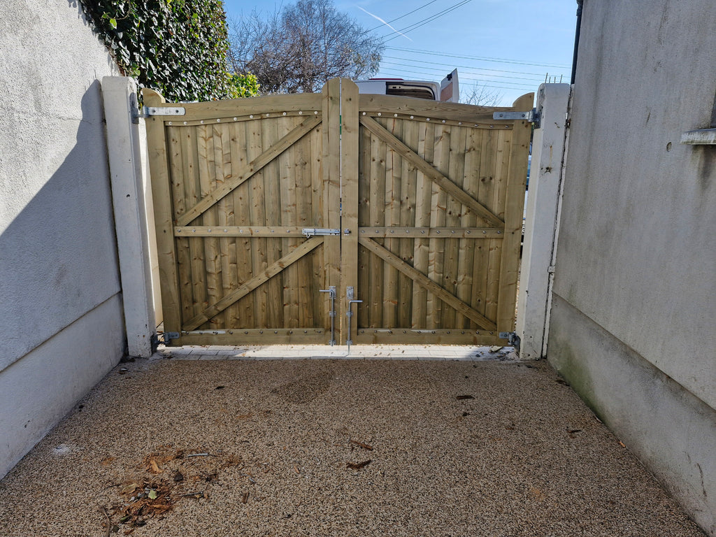 Entrance Gates Sutton and Howth – Glenfarne Wood Products.