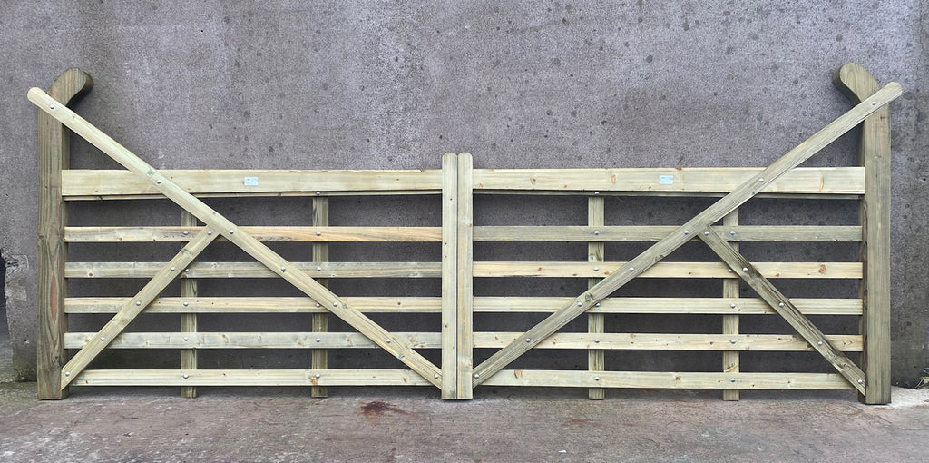 Pair Swan Neck Gates 3.6m – Glenfarne Wood Products.